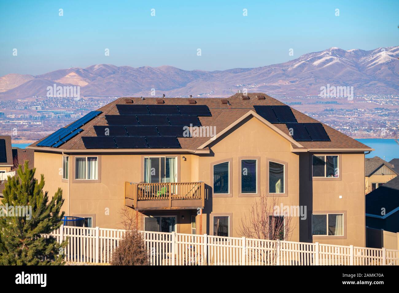 Rooftop solar electric cell hi-res stock photography and images - Alamy