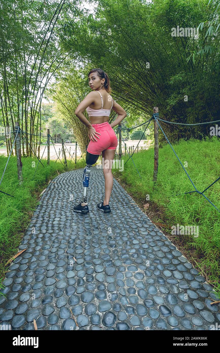 Amputee woman hi-res stock photography and images - Alamy