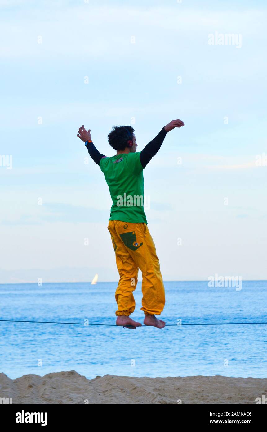 Tightrope walk hi-res stock photography and images - Alamy