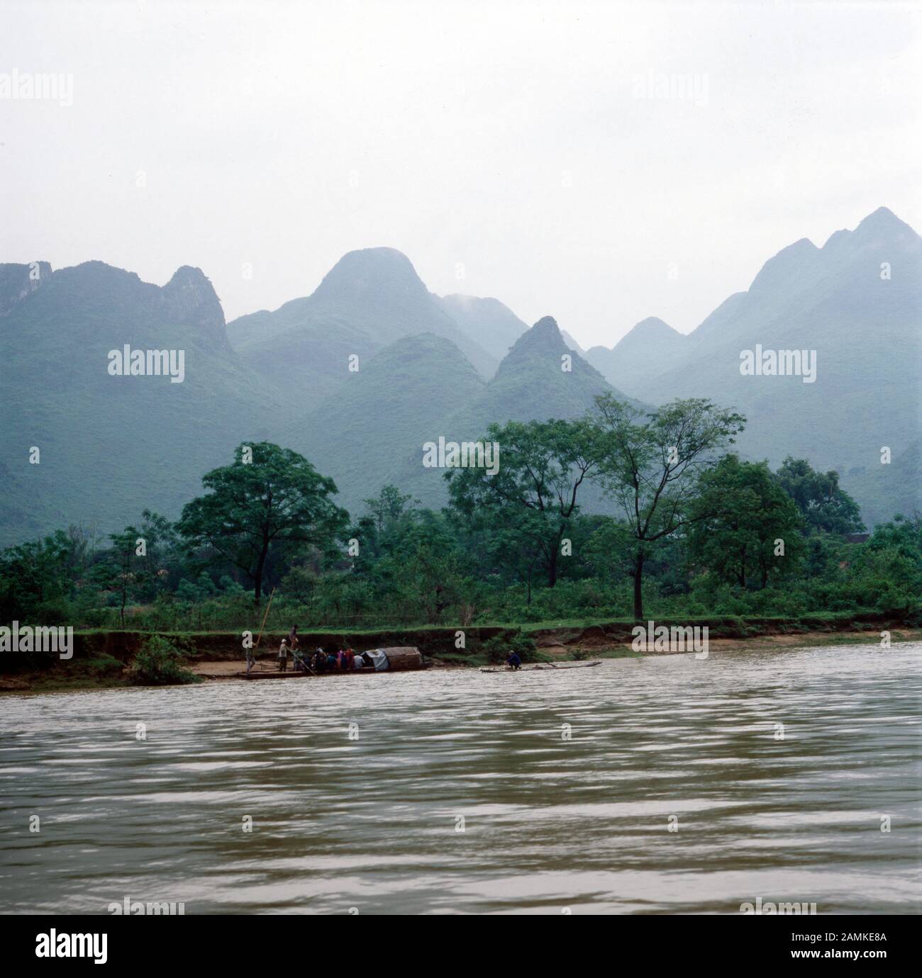 Fahrt auf dem li fluss li river hi-res stock photography and images - Alamy