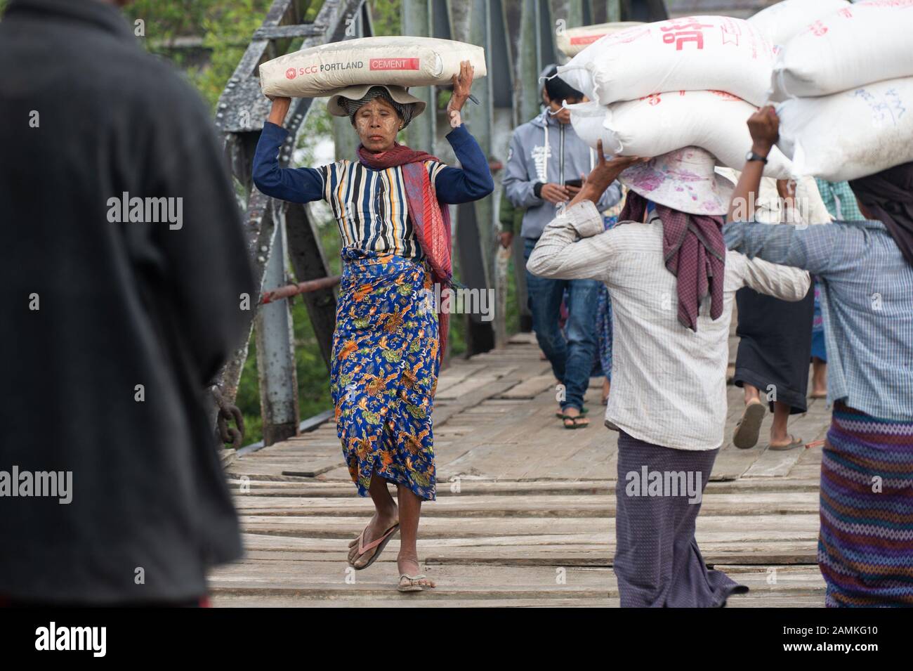 Kyaukpyu hi-res stock photography and images - Alamy