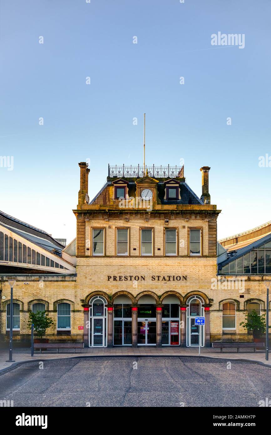 Preston Railway Station Stock Photo - Alamy
