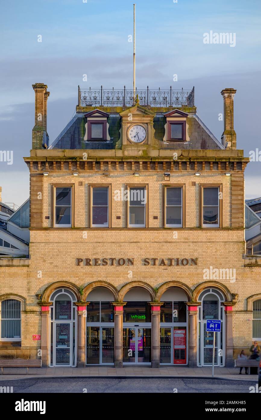 Preston Railway Station Stock Photo - Alamy
