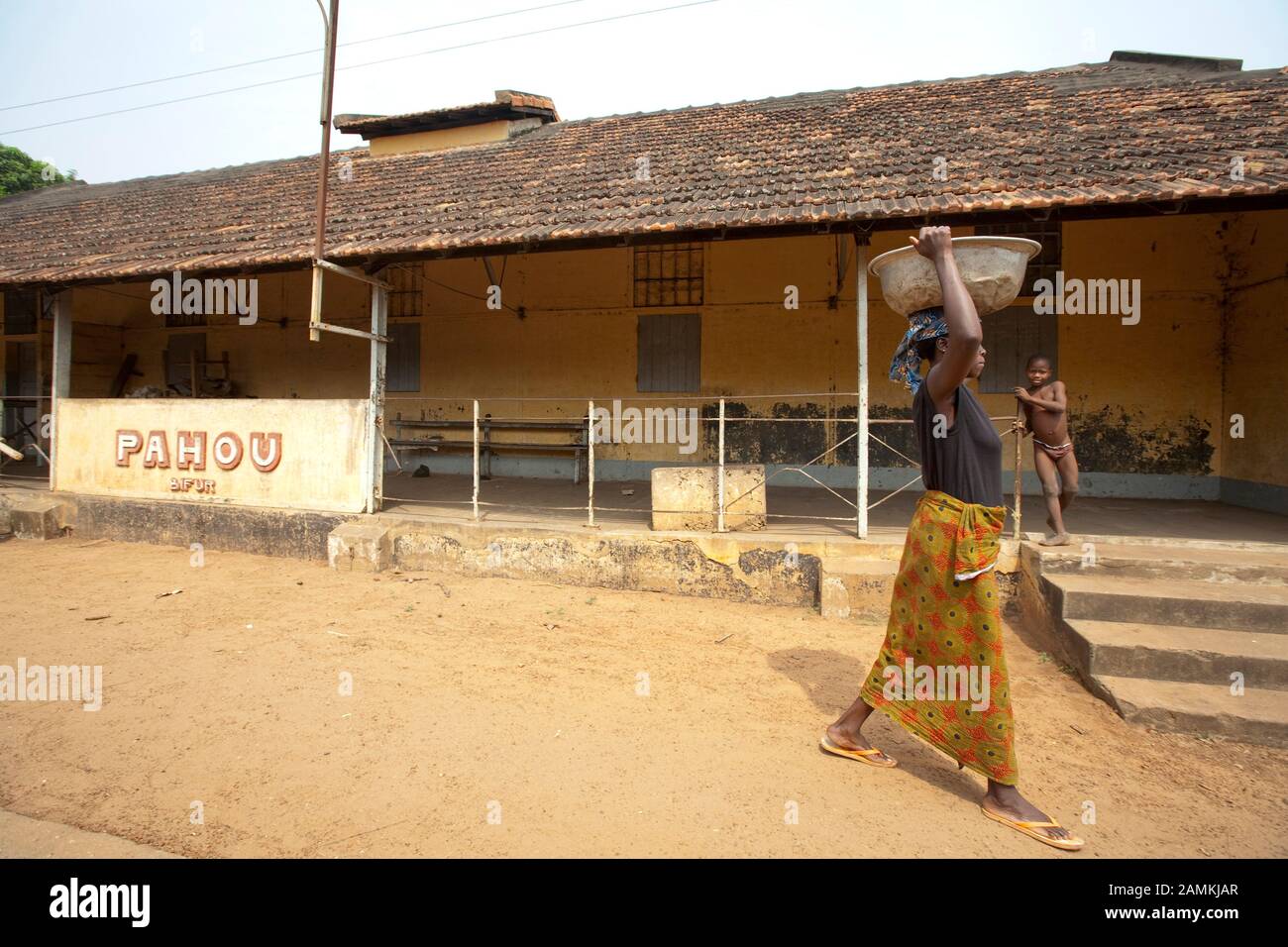 BENIN' S TRAIN JOURNEY BACK IN TIME Stock Photo - Alamy