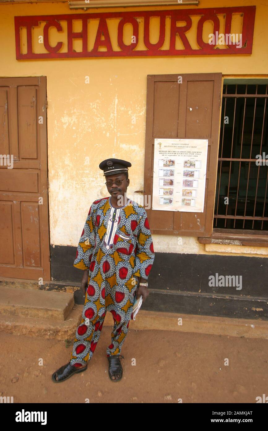 BENIN' S TRAIN JOURNEY BACK IN TIME Stock Photo - Alamy