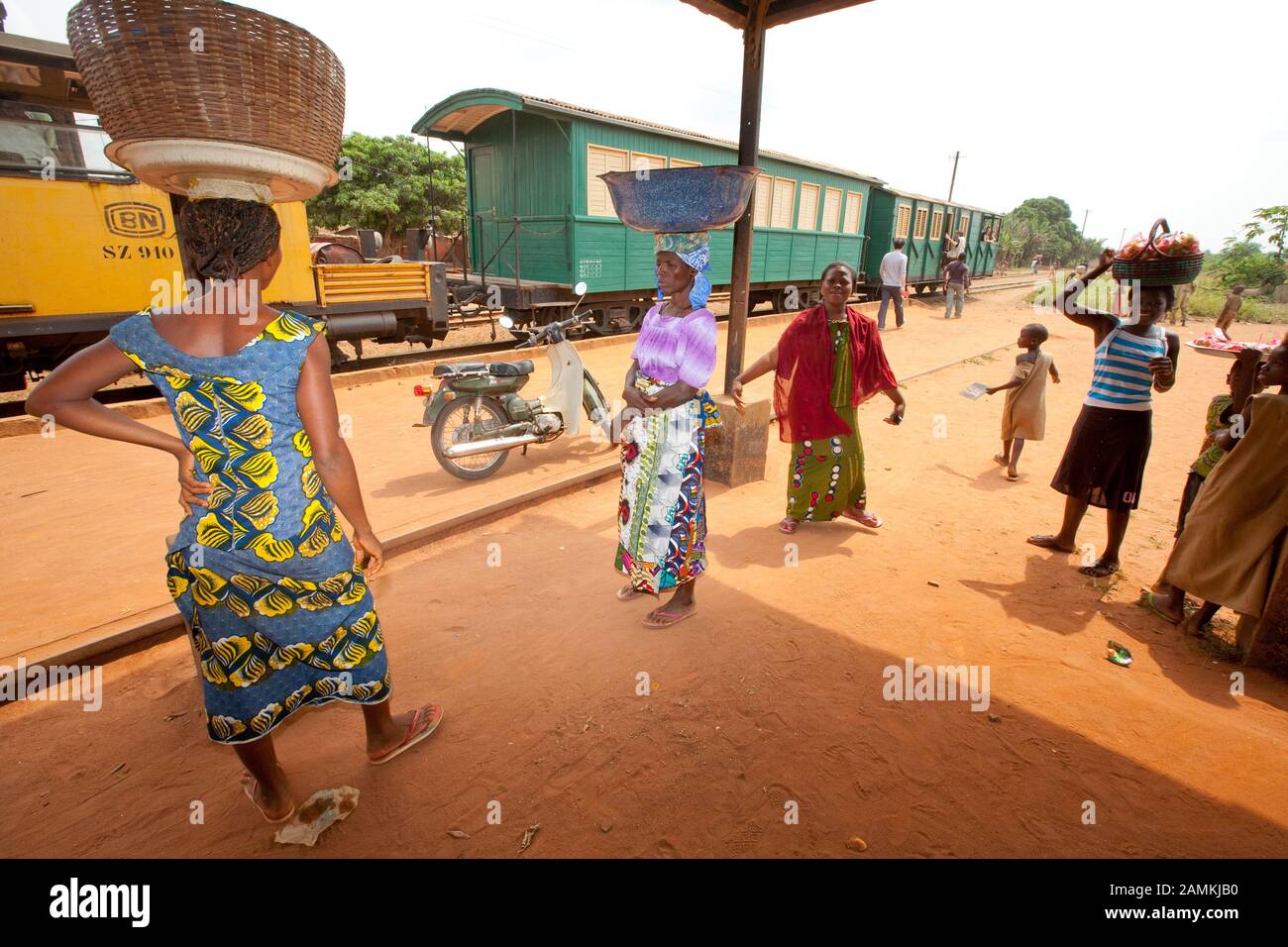 BENIN' S TRAIN JOURNEY BACK IN TIME Stock Photo - Alamy