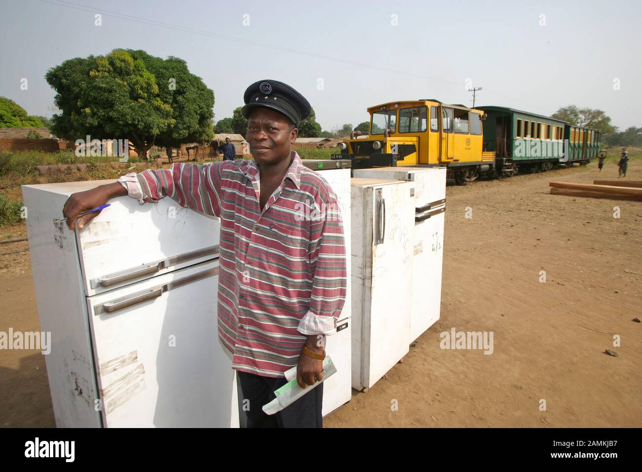 BENIN' S TRAIN JOURNEY BACK IN TIME Stock Photo - Alamy