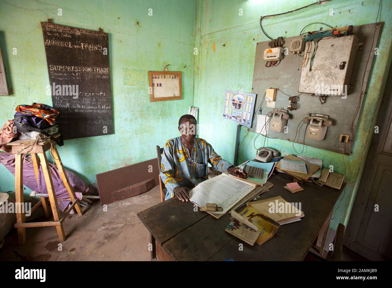BENIN' S TRAIN JOURNEY BACK IN TIME Stock Photo - Alamy