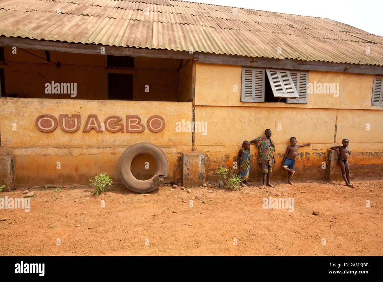 BENIN' S TRAIN JOURNEY BACK IN TIME Stock Photo - Alamy