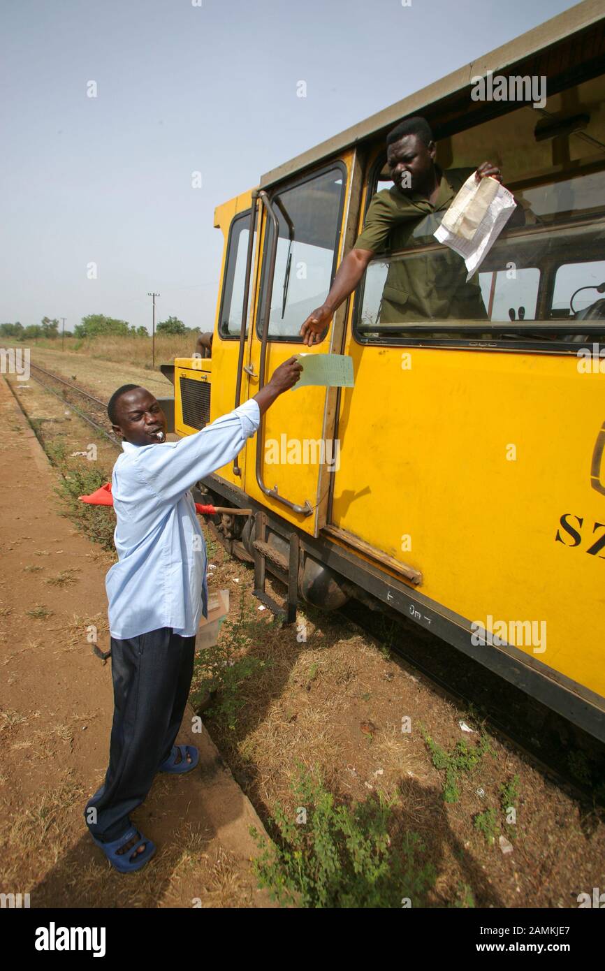 BENIN' S TRAIN JOURNEY BACK IN TIME Stock Photo - Alamy
