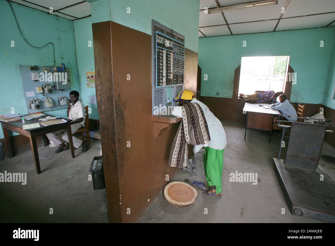 BENIN' S TRAIN JOURNEY BACK IN TIME Stock Photo - Alamy