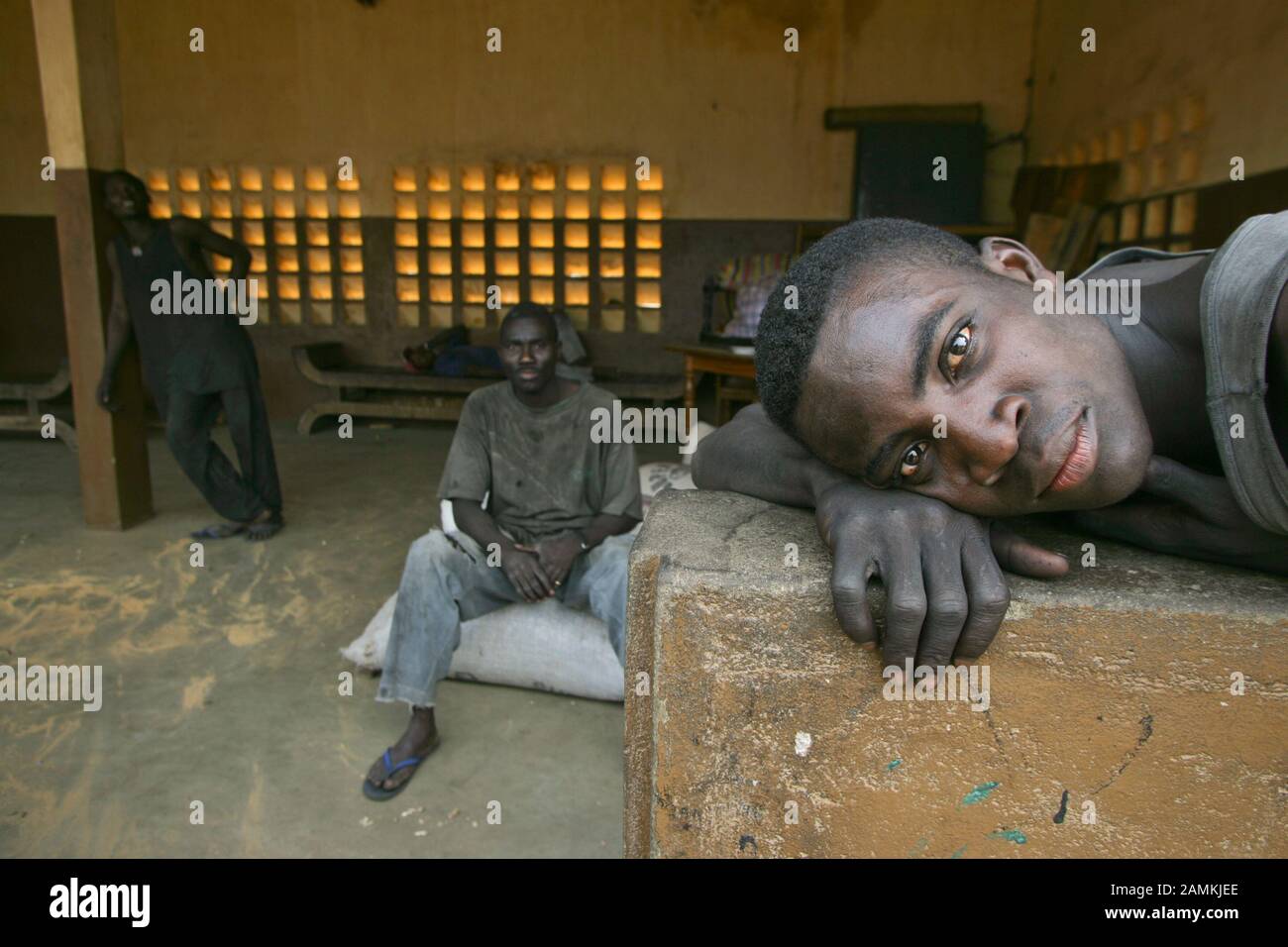 BENIN' S TRAIN JOURNEY BACK IN TIME Stock Photo - Alamy