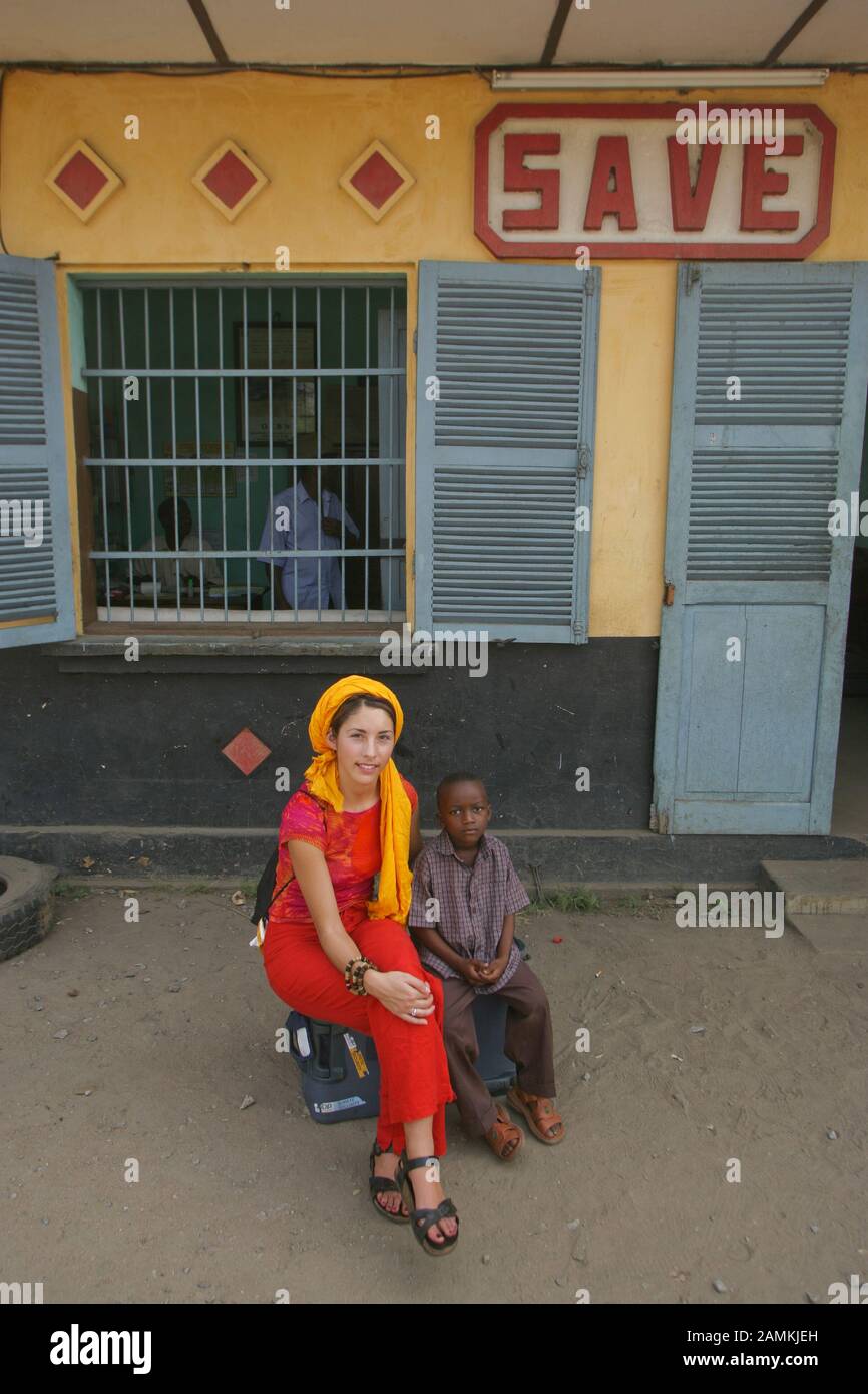 BENIN' S TRAIN JOURNEY BACK IN TIME Stock Photo - Alamy