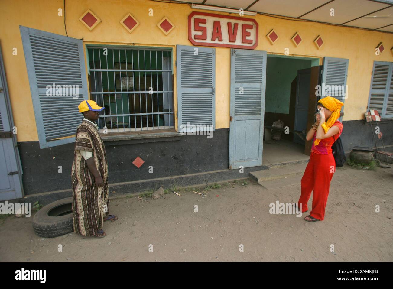 BENIN' S TRAIN JOURNEY BACK IN TIME Stock Photo - Alamy