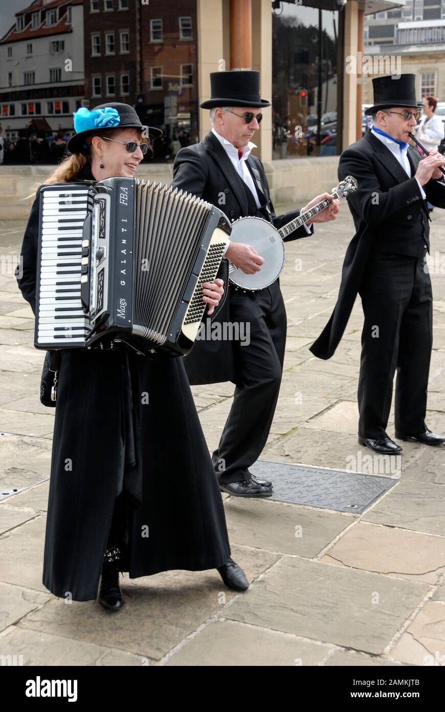 Border morris dancer in costume hi-res stock photography and images - Alamy