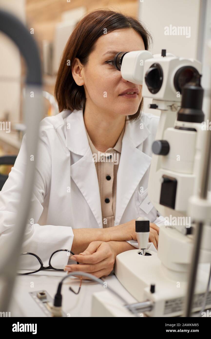 Vision test machine hi-res stock photography and images - Alamy