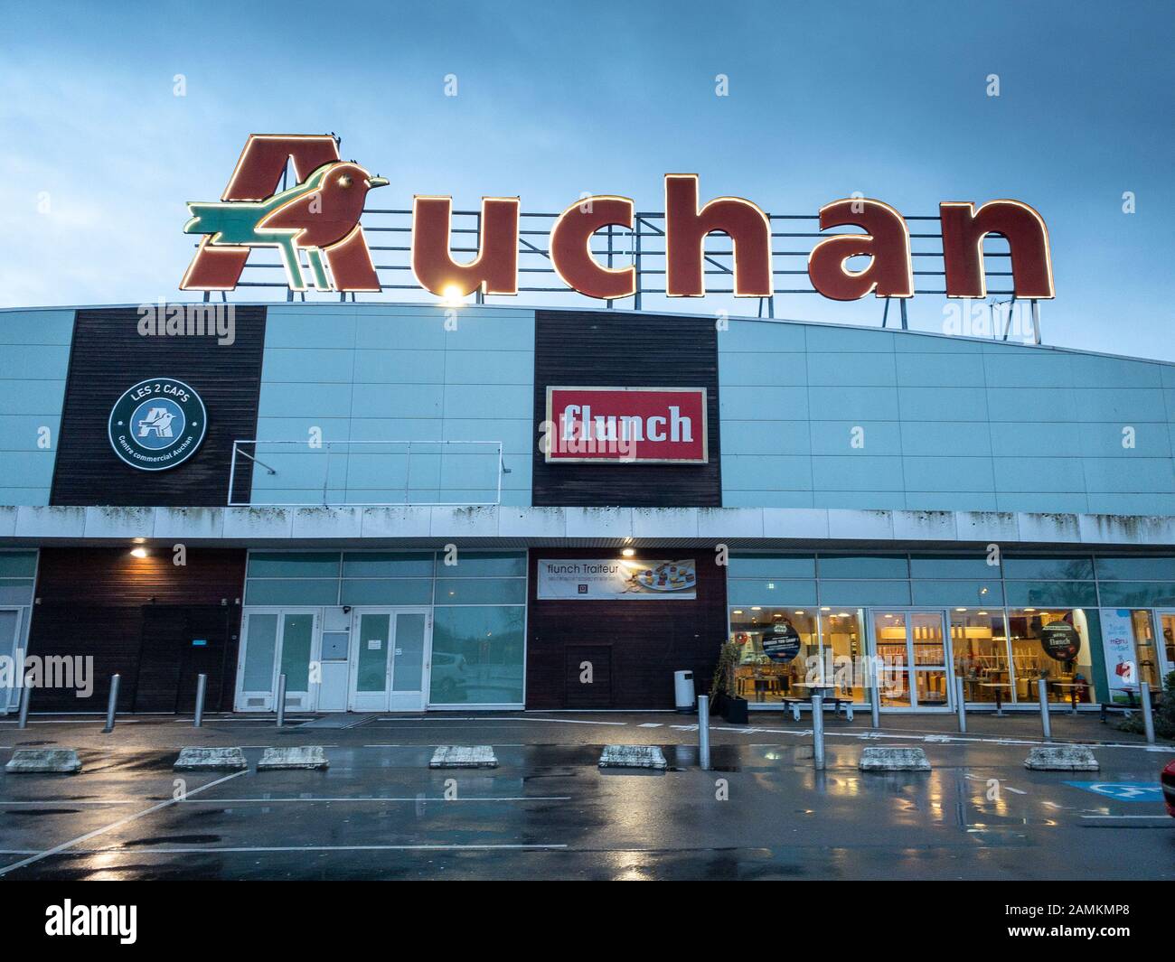 Hypermarket France High Resolution Stock Photography and Images - Alamy