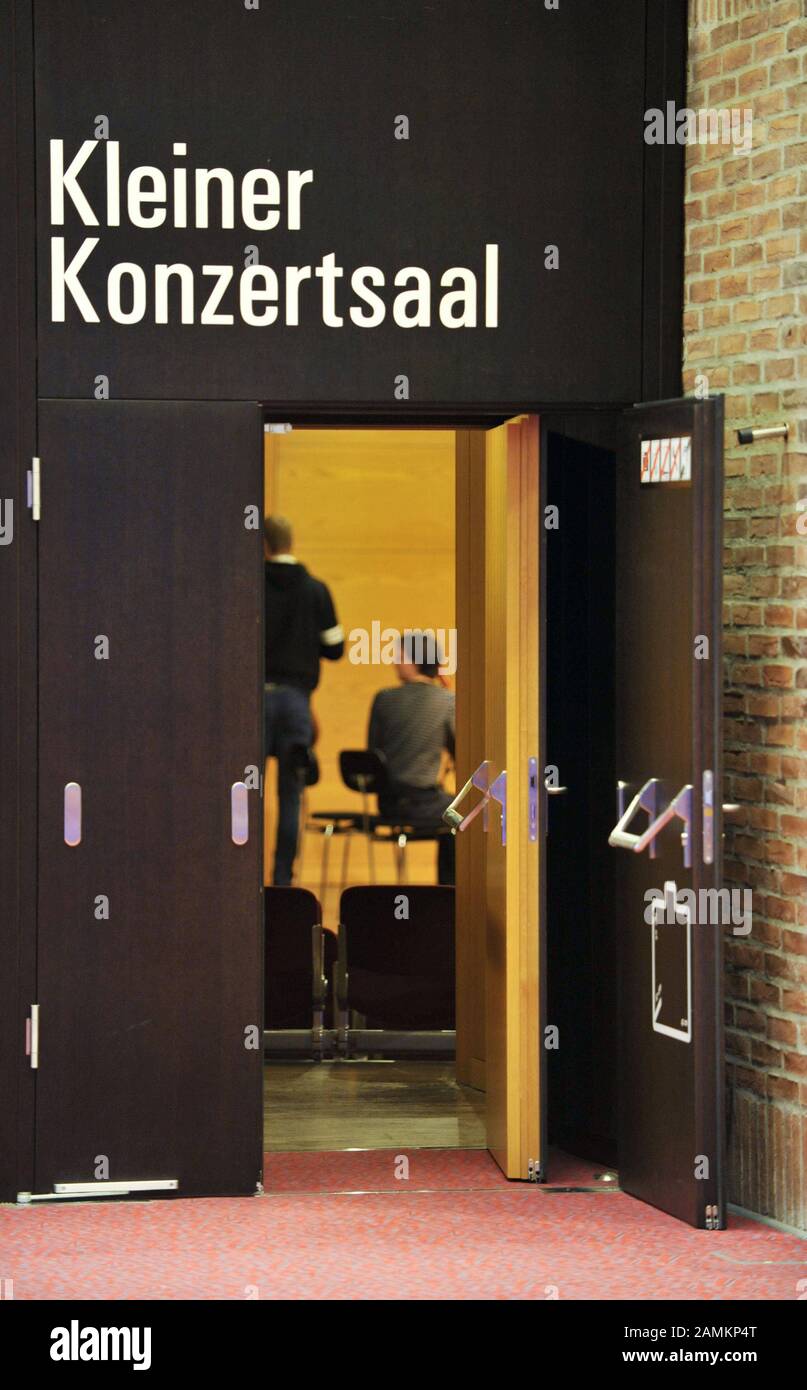 Small concert hall hi-res stock photography and images - Alamy