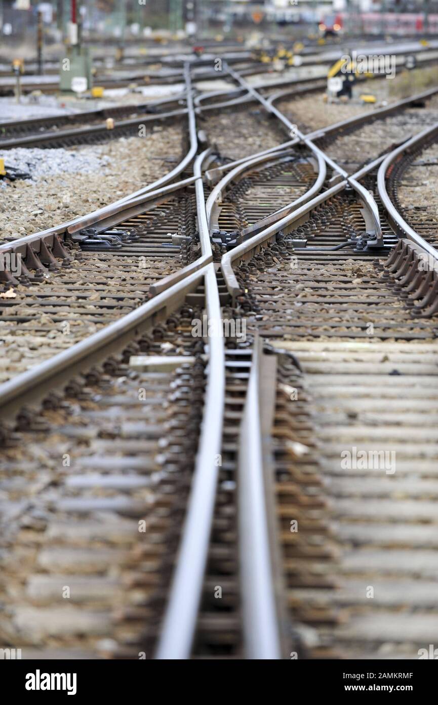 Overhead railway tracks hi-res stock photography and images - Alamy
