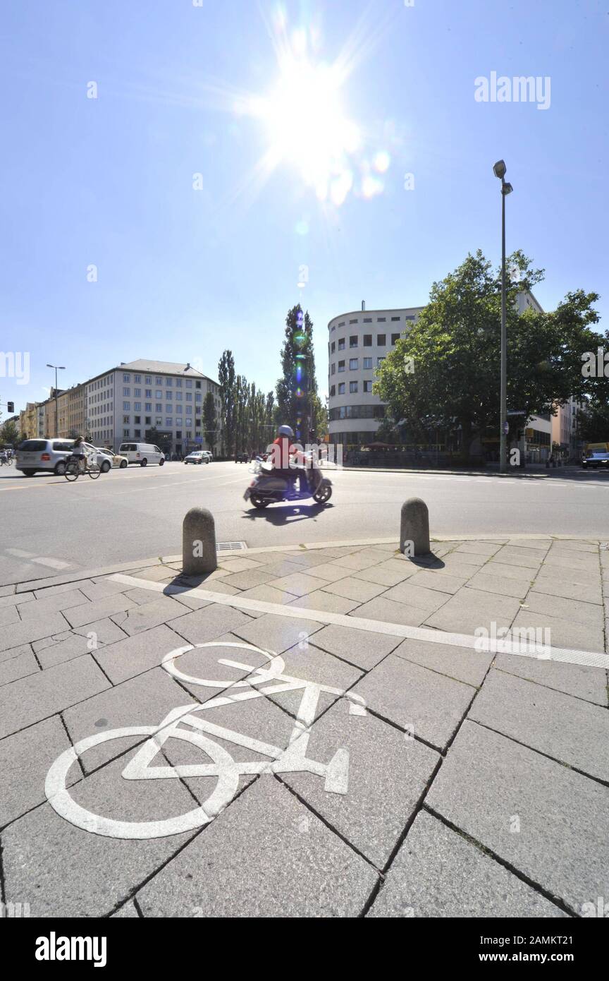 Cycle path at Goetheplatz in Munich. [automated translation] Stock ...