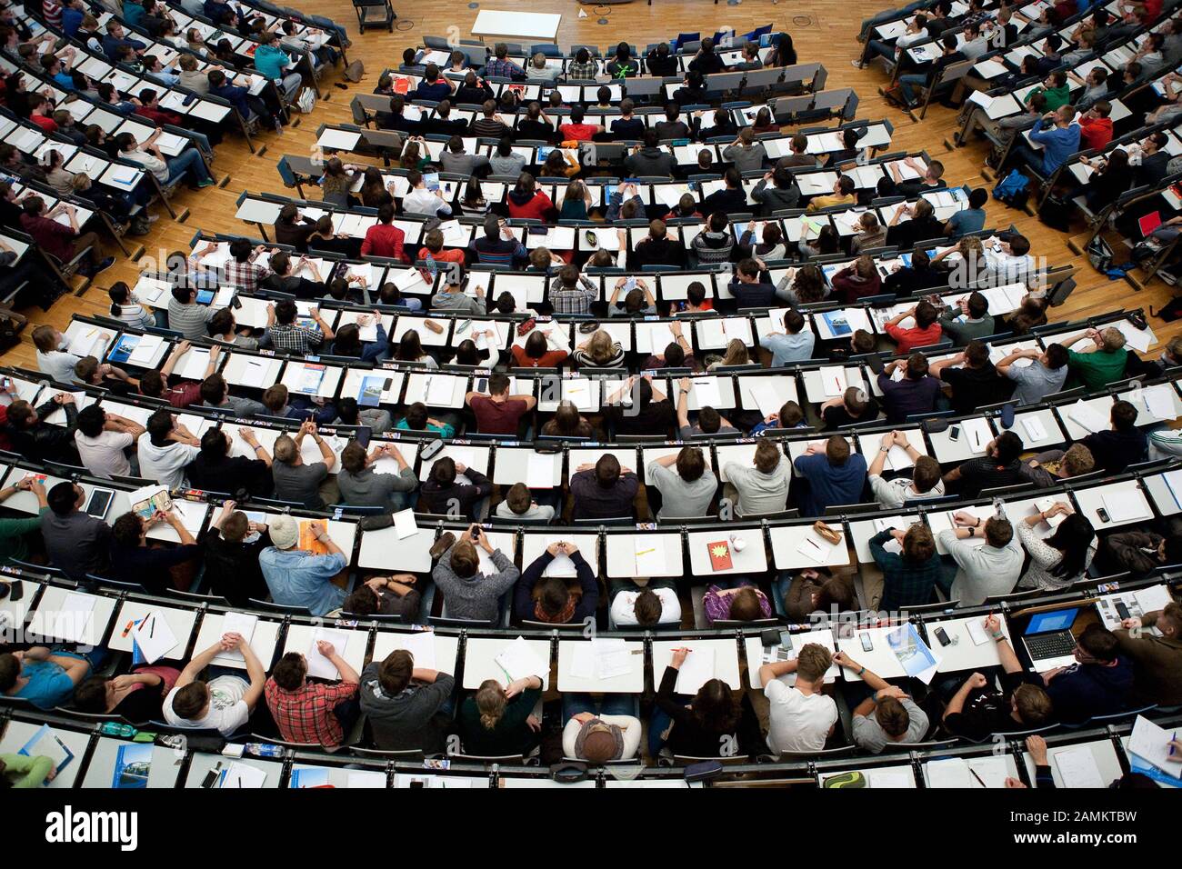 Students in a lecture hall of the Faculty of Mechanical Engineering at ...
