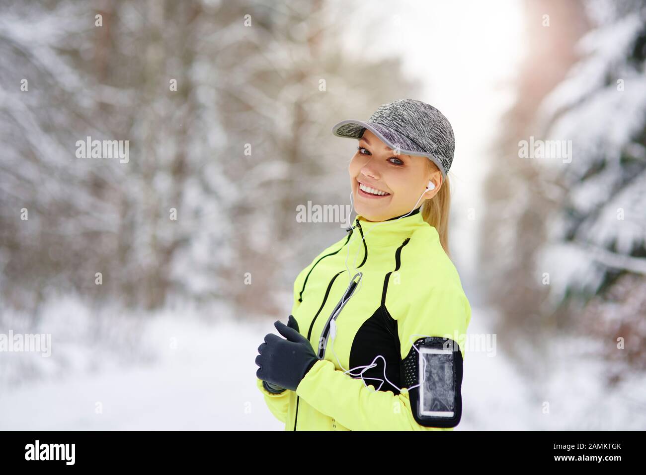 Woman winter portrait look hi-res stock photography and images - Alamy