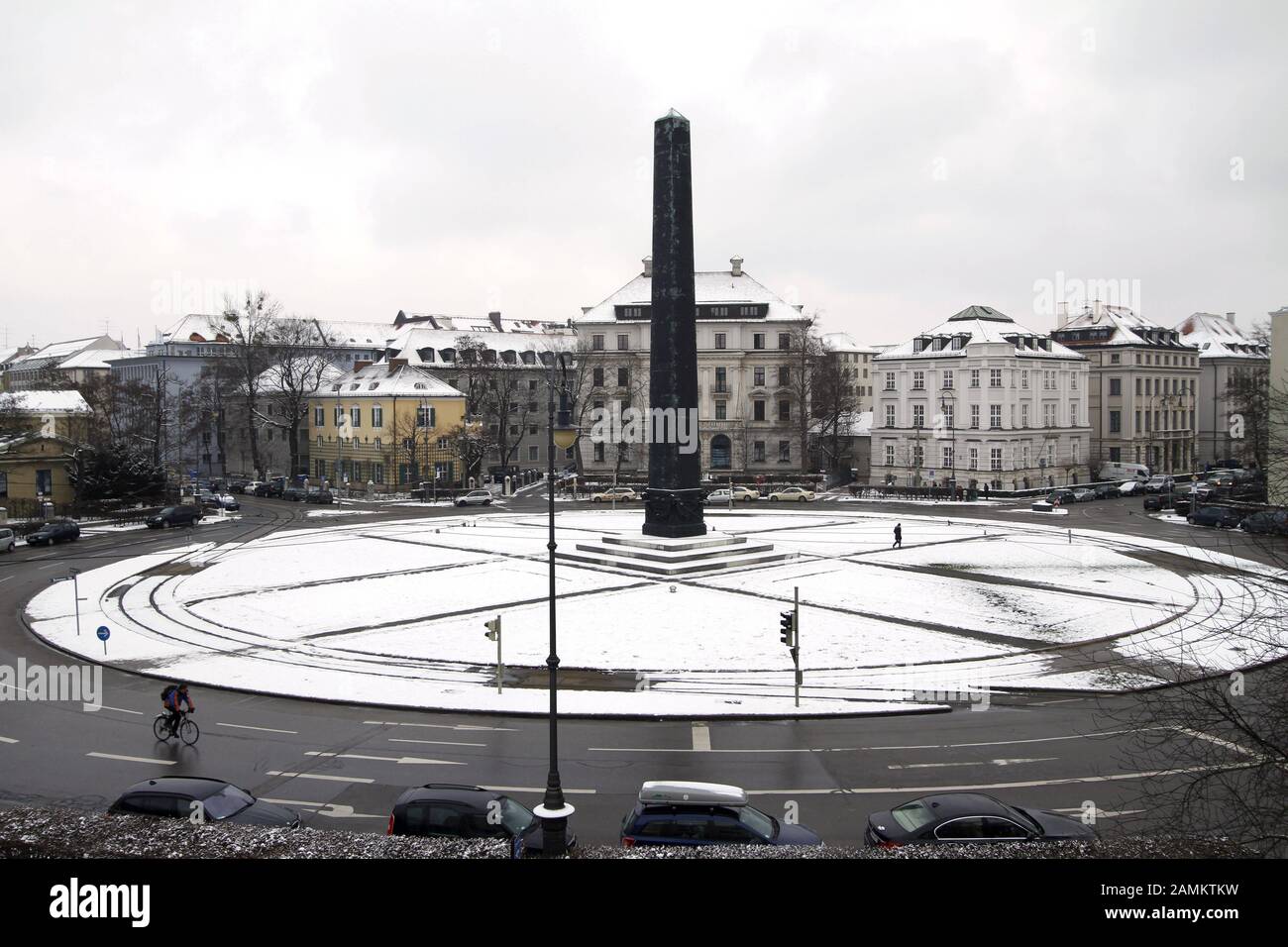 Karolinenplatz in Munich with the 29 meter high obelisk from 1833 ...