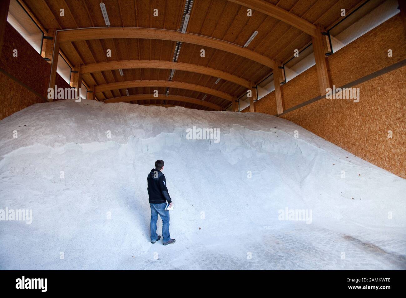 Preparations for the winter are being made in the motorway maintenance ...