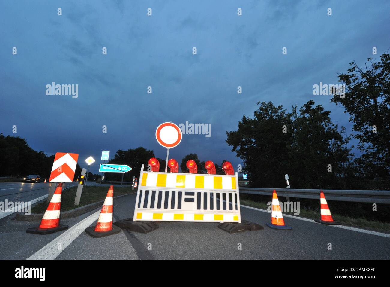 Preparations for lane rehabilitation and the paving of noise-reducing ...