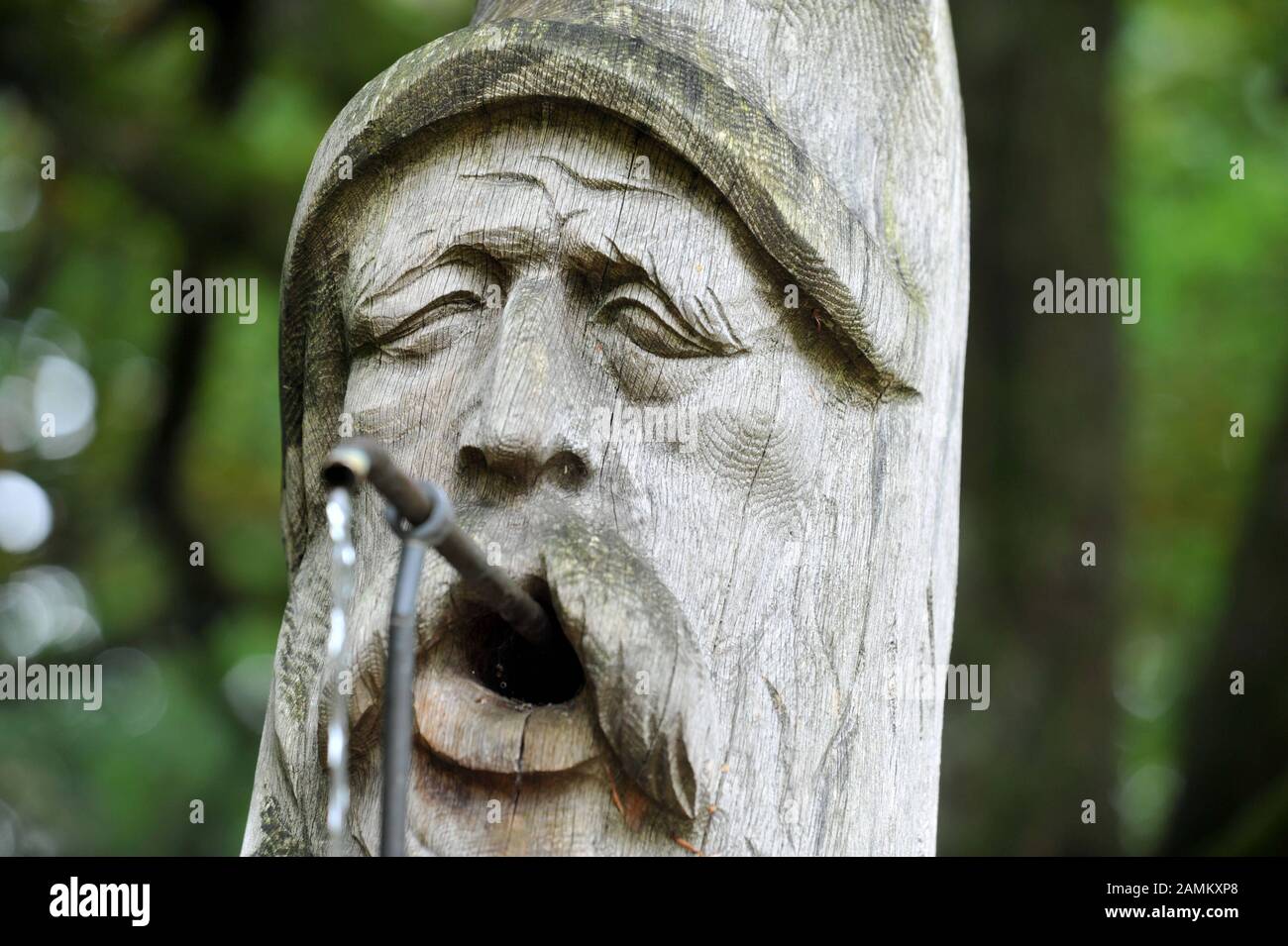 Spit drinking fountain hi-res stock photography and images - Alamy