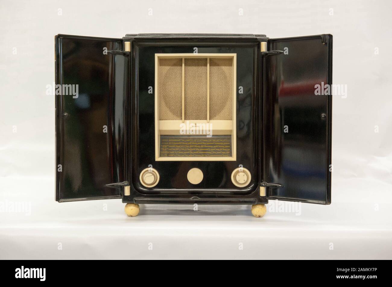 Radio large super casket Siemens 540 from 1935, also called "Herr im ...