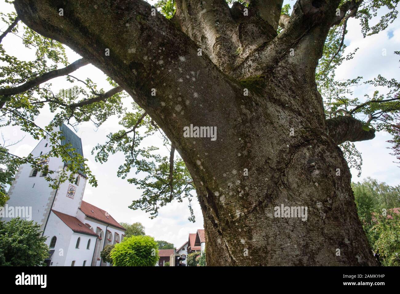 Church square in the community of Oberhaching. [automated translation ...