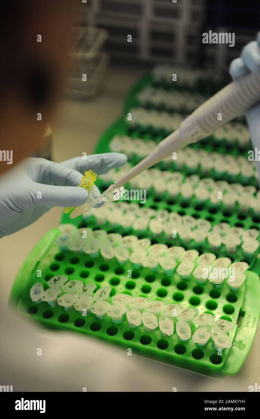 Dna mass test dna sample hi-res stock photography and images - Alamy