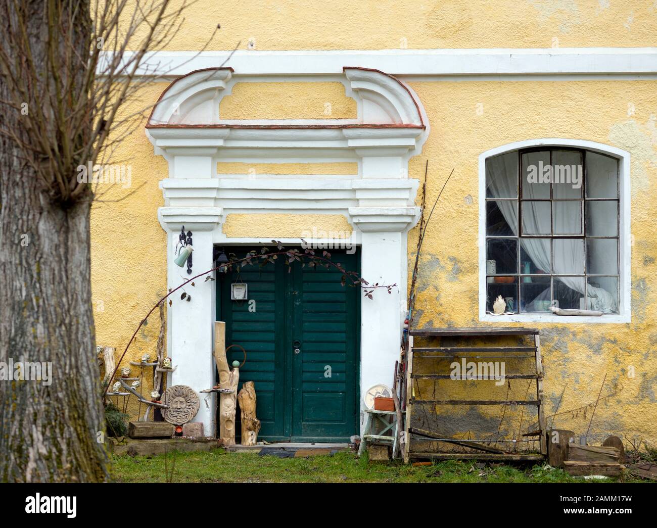 An outbuilding of the Blumenthal Castle. Several generations live ...