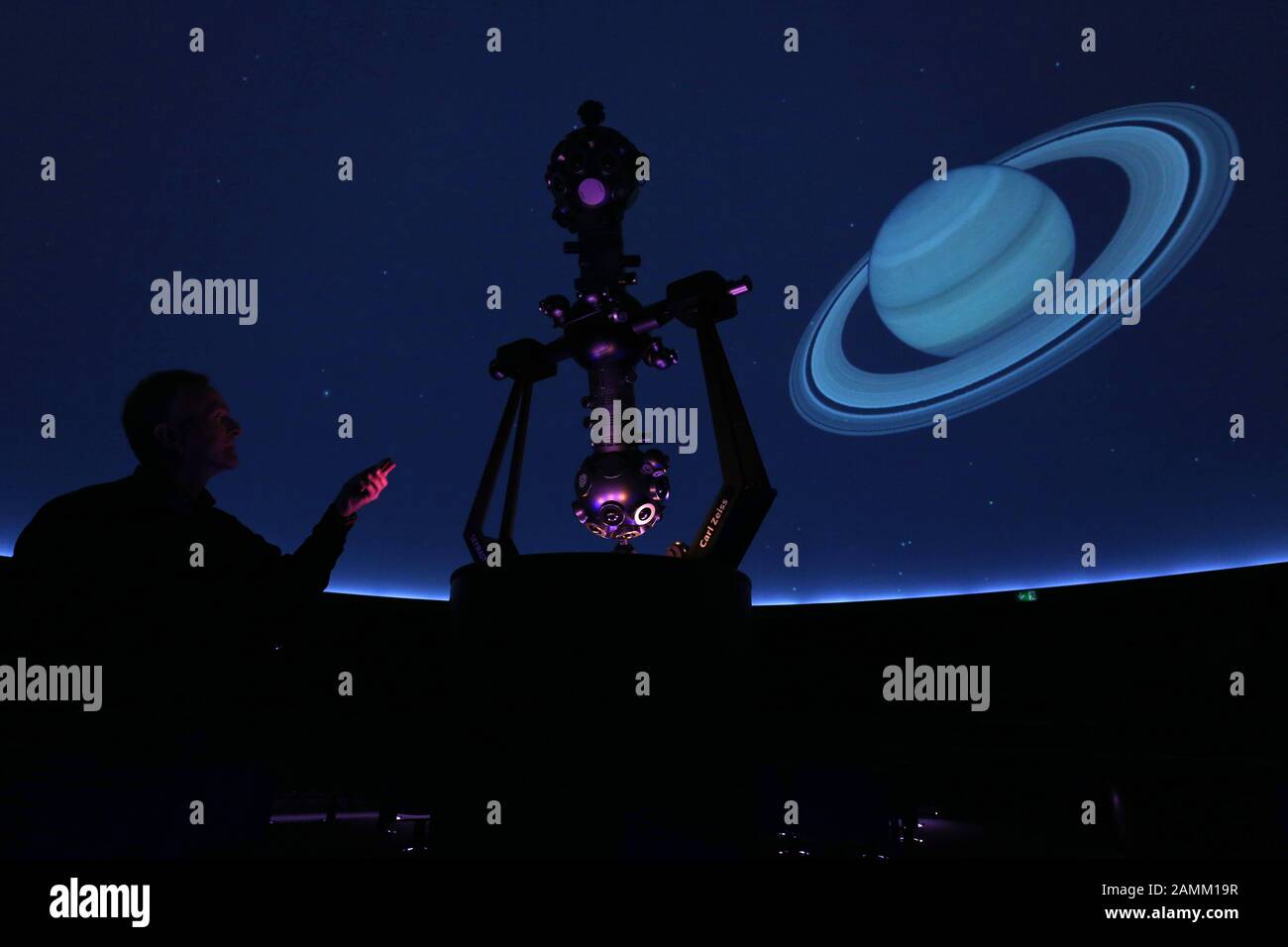 Zeiss planetarium projector hi-res stock photography and images - Alamy