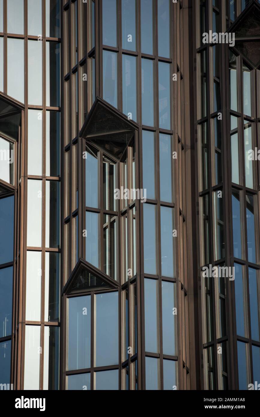 Façade of the Gasteig cultural centre in Munich. [automated translation ...