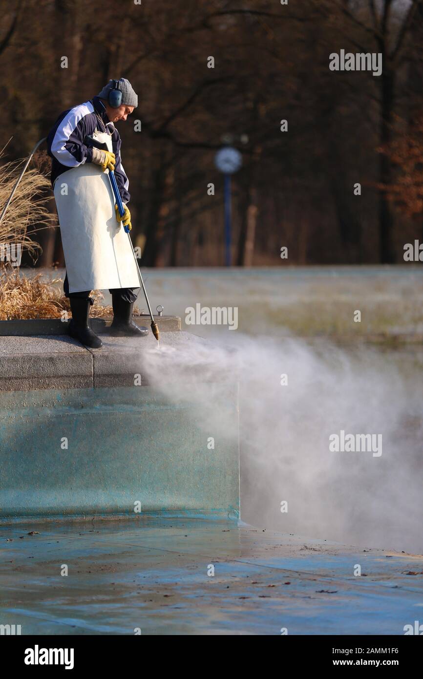 Water pool employee hi-res stock photography and images - Alamy