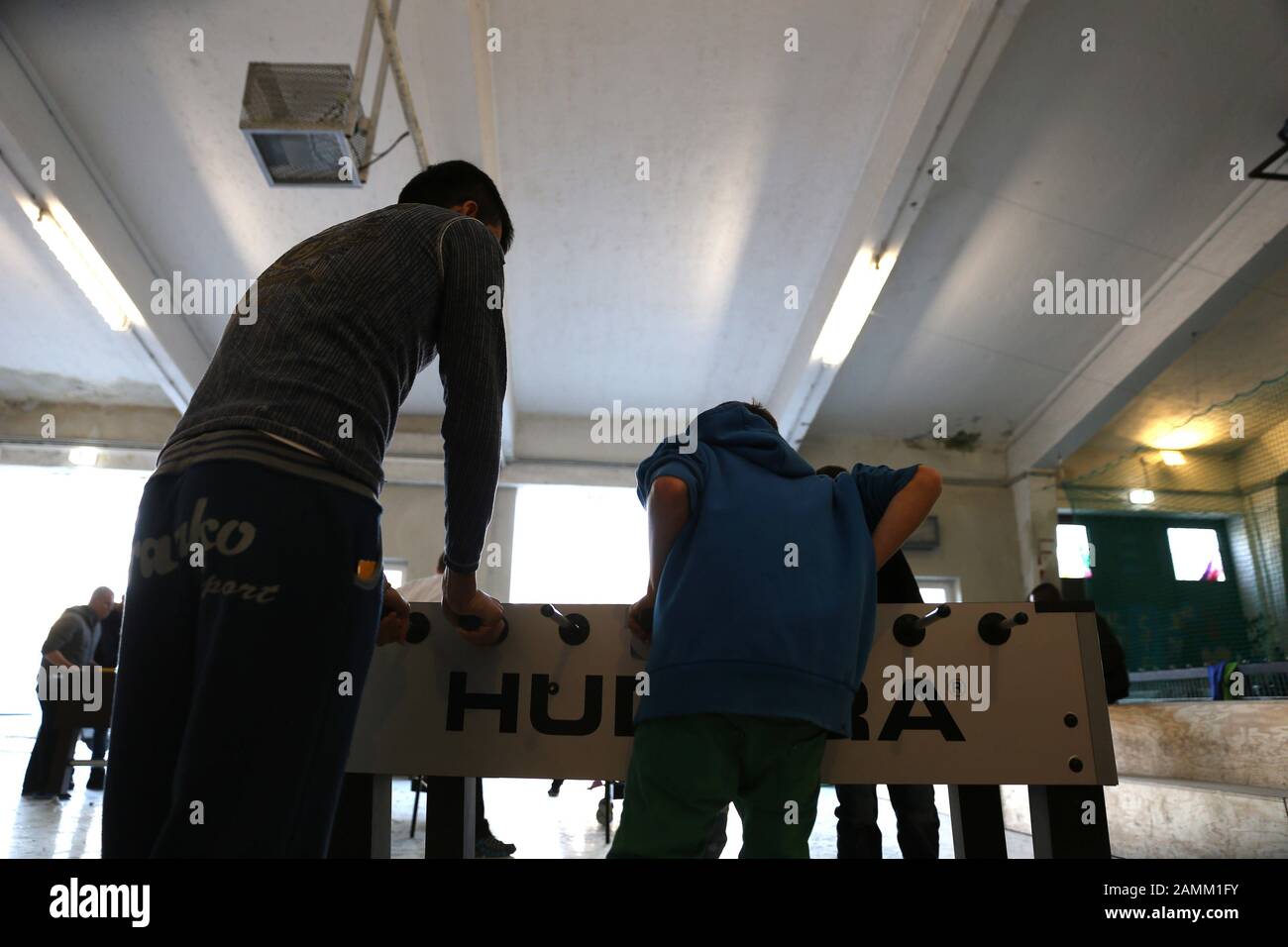 Underage kids work hi-res stock photography and images - Alamy