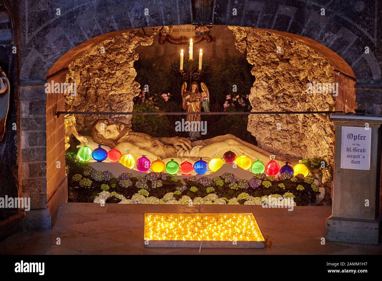 Holy Sepulchre Easter traditions Calvary Church of the Holy Cross, Holy ...