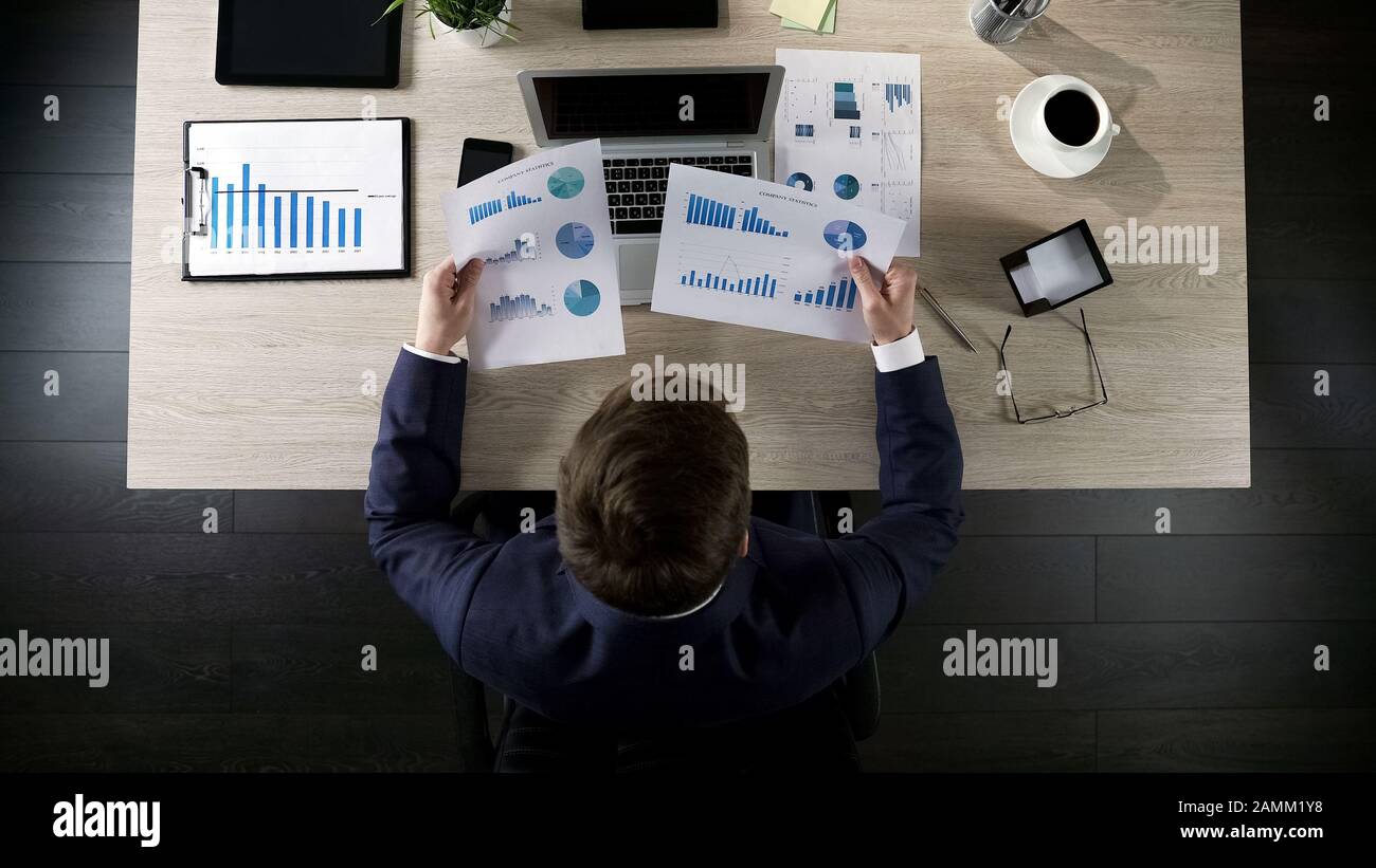 Comparing two documents hi-res stock photography and images - Alamy