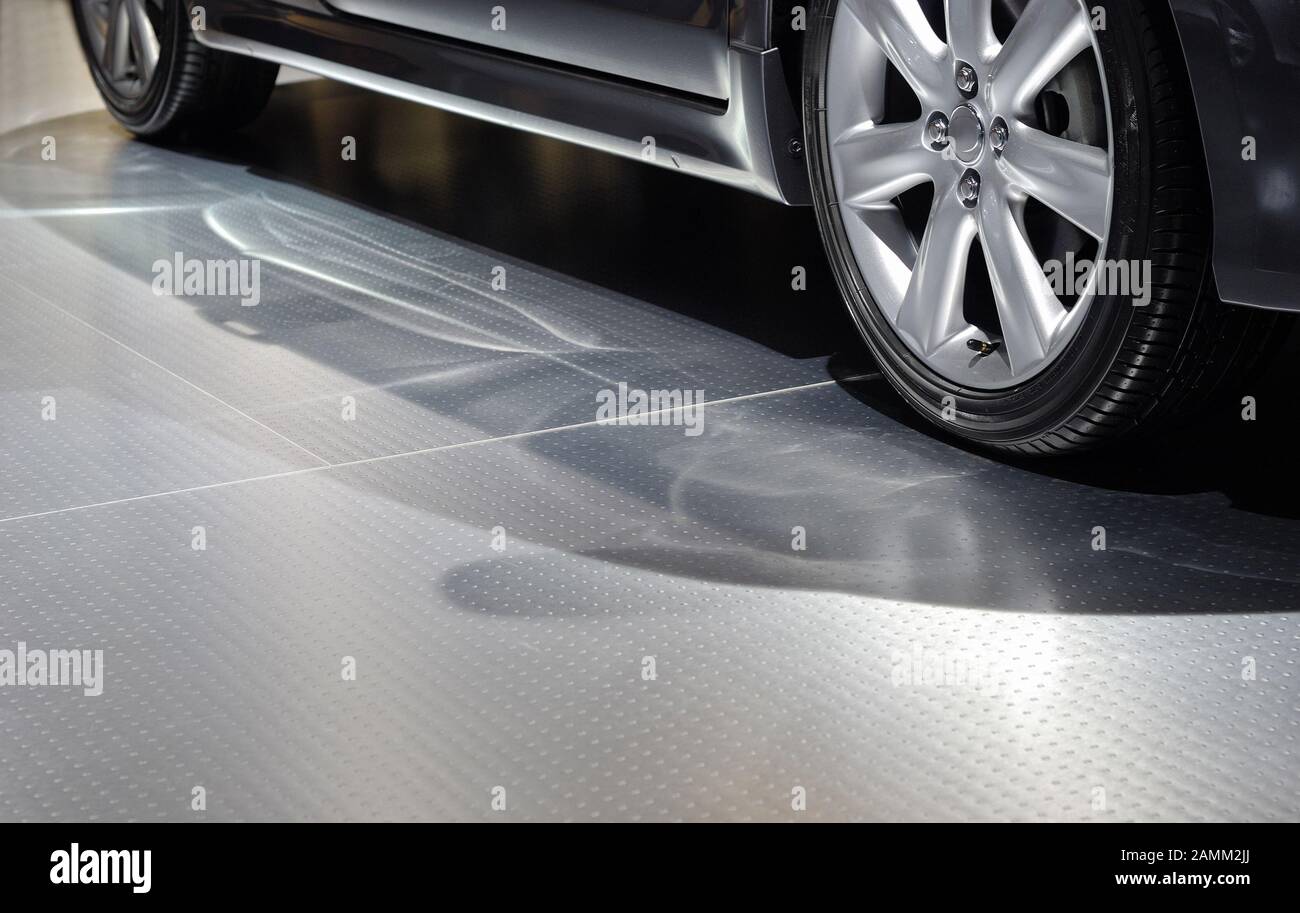 Car show floor hi-res stock photography and images - Alamy