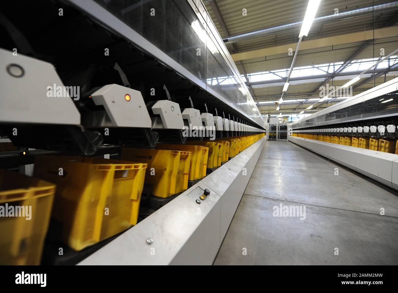 Letter Sorting Machine High Resolution Stock Photography and Images - Alamy