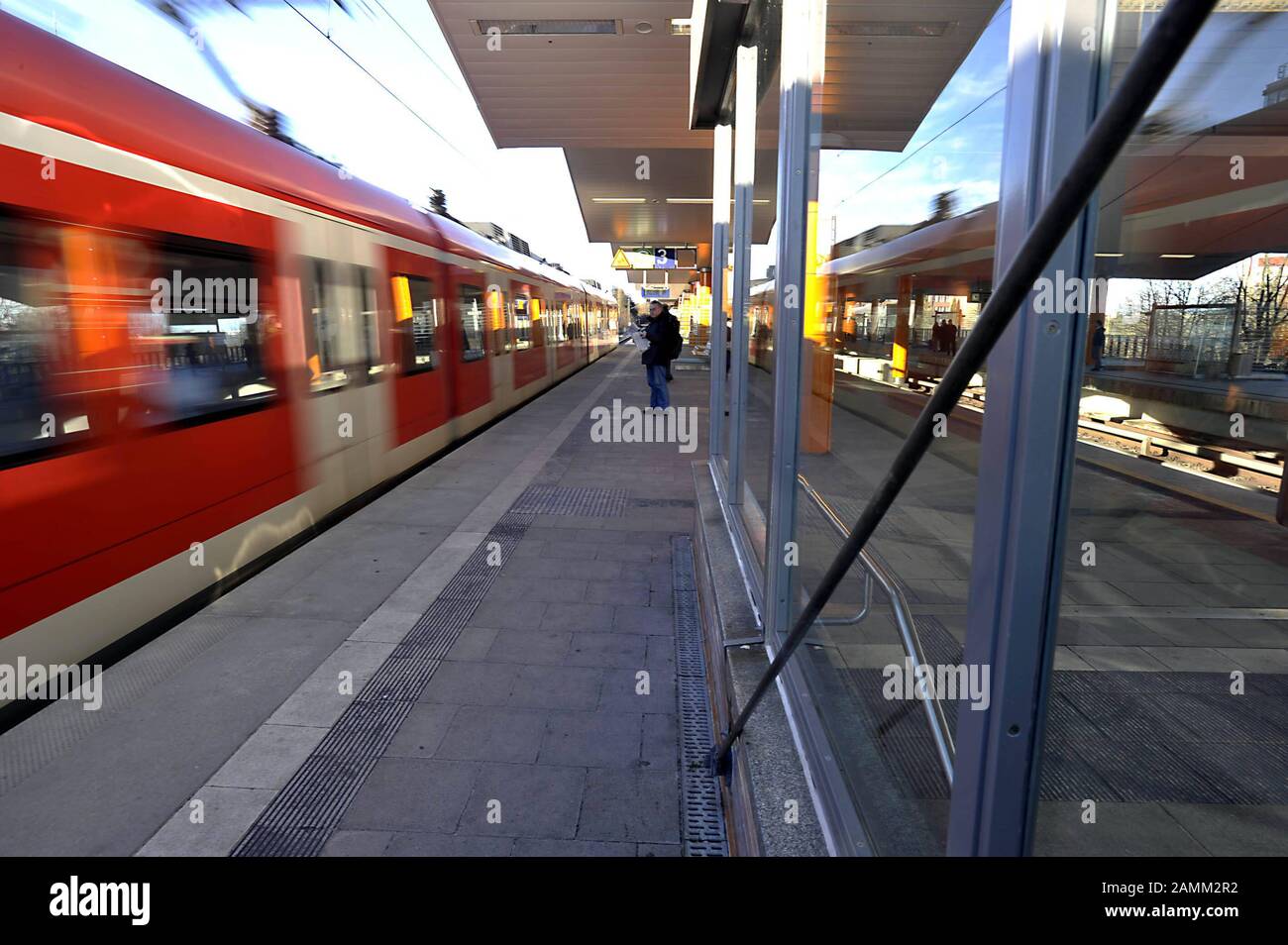 Platform at S-Bahn station and U-Bahn station Neuperlach Süd ...
