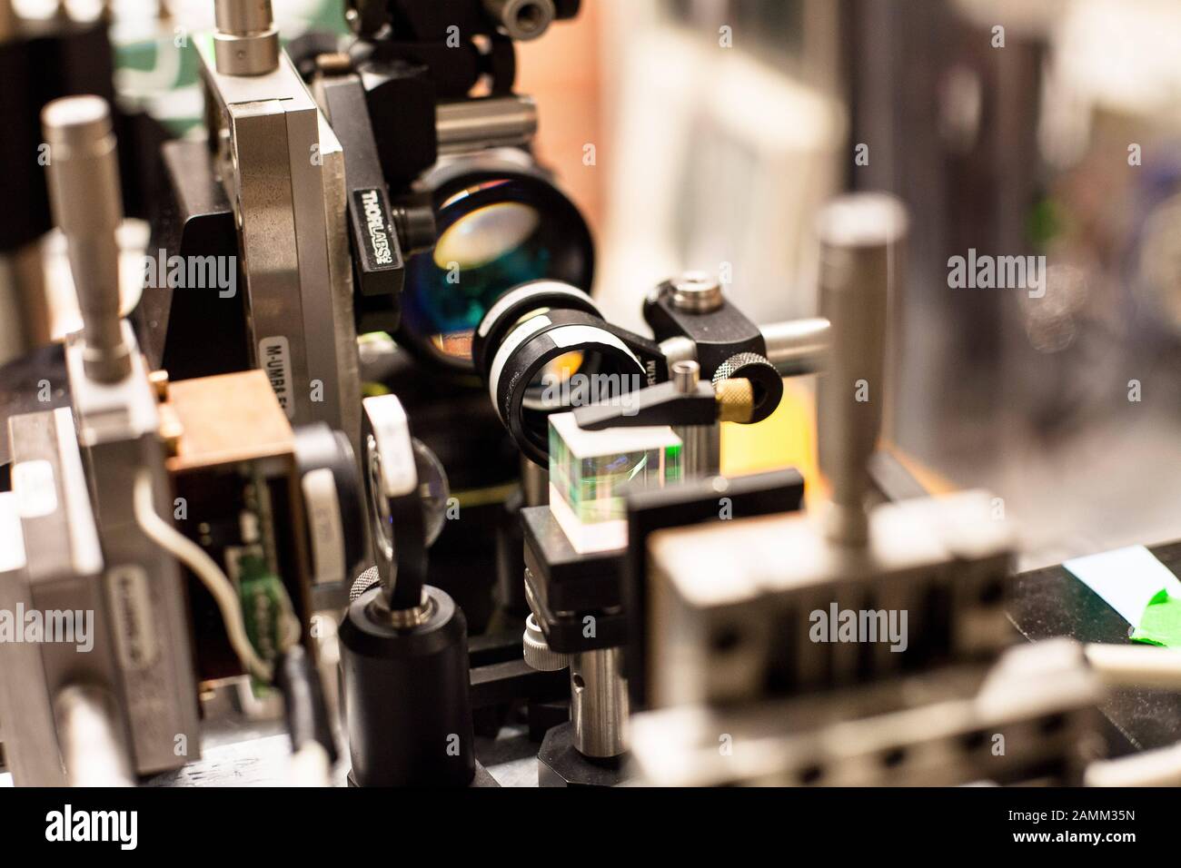 Optical laser trap hi-res stock photography and images - Alamy