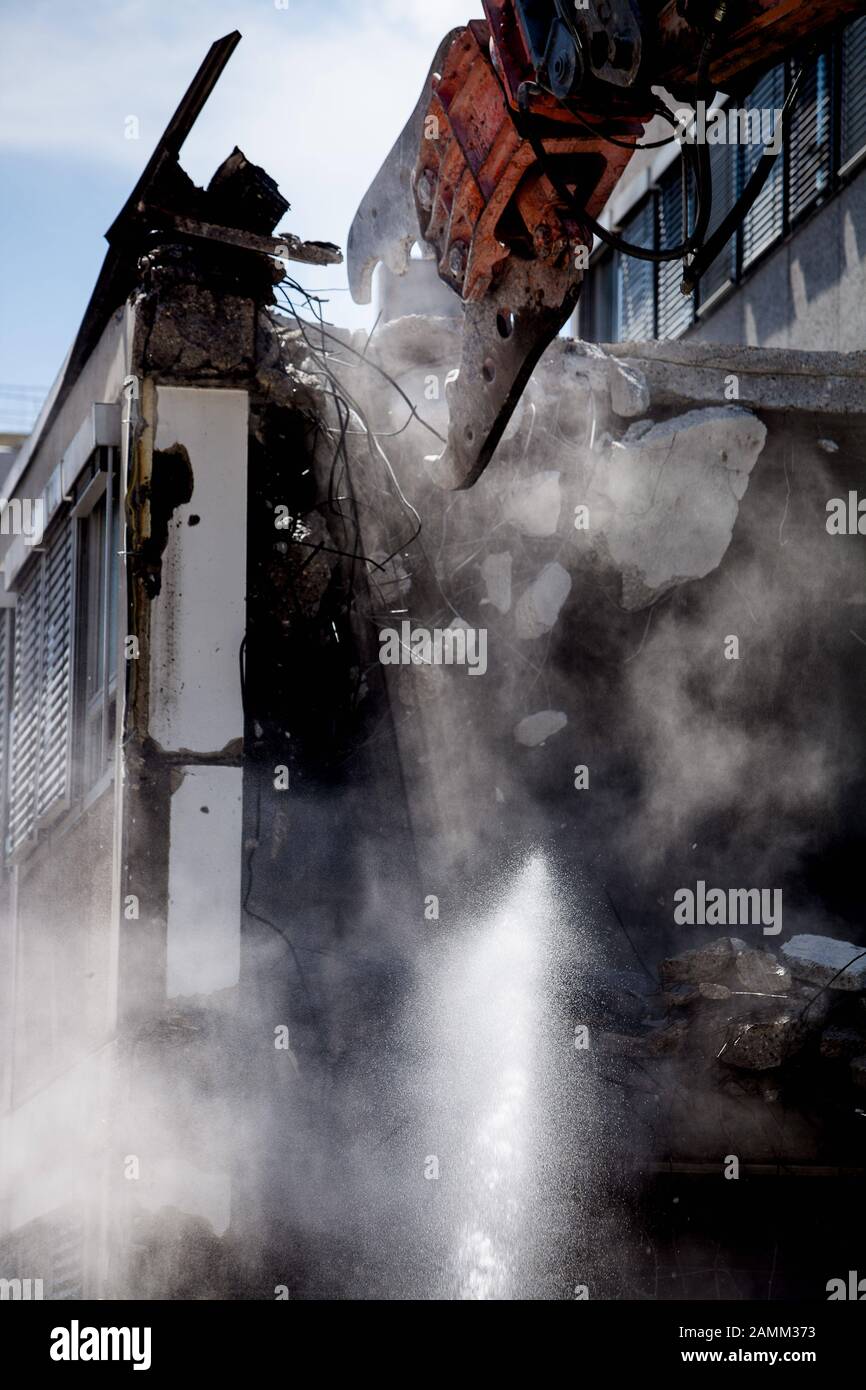 Demolition water spray hi-res stock photography and images - Alamy