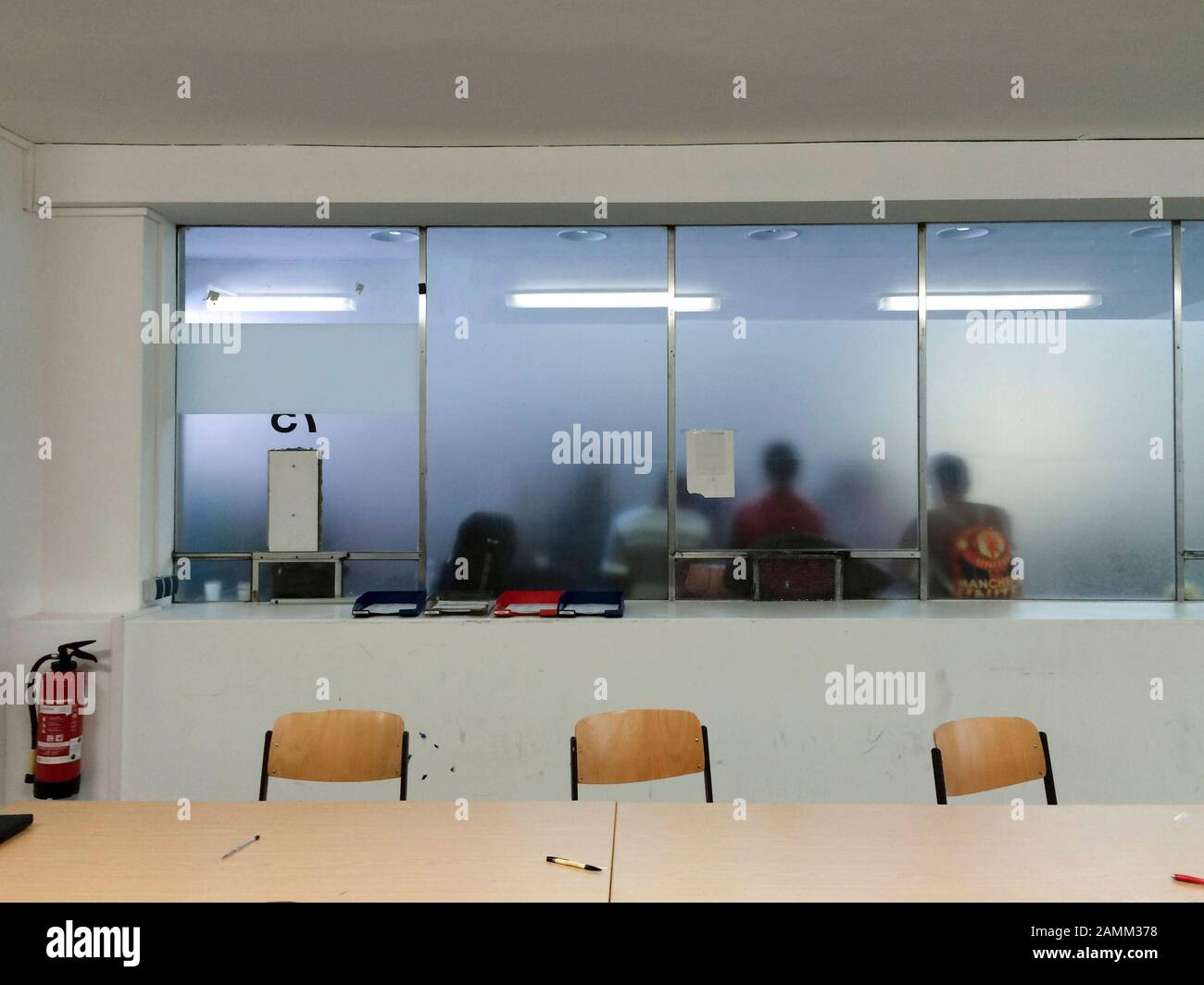 Refugees at the station hi-res stock photography and images - Alamy