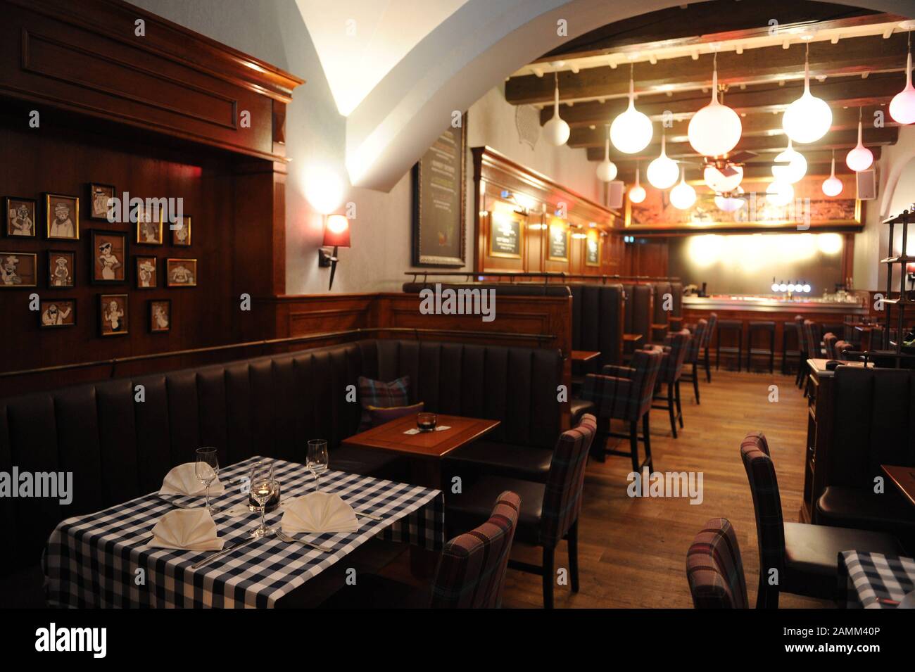 Ratskeller hi-res stock photography and images - Alamy