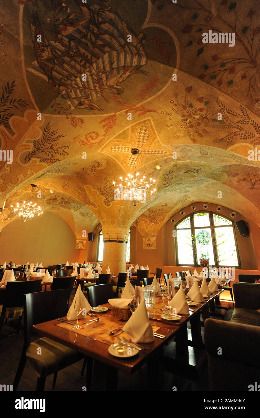 Munich ratskeller hi-res stock photography and images - Alamy