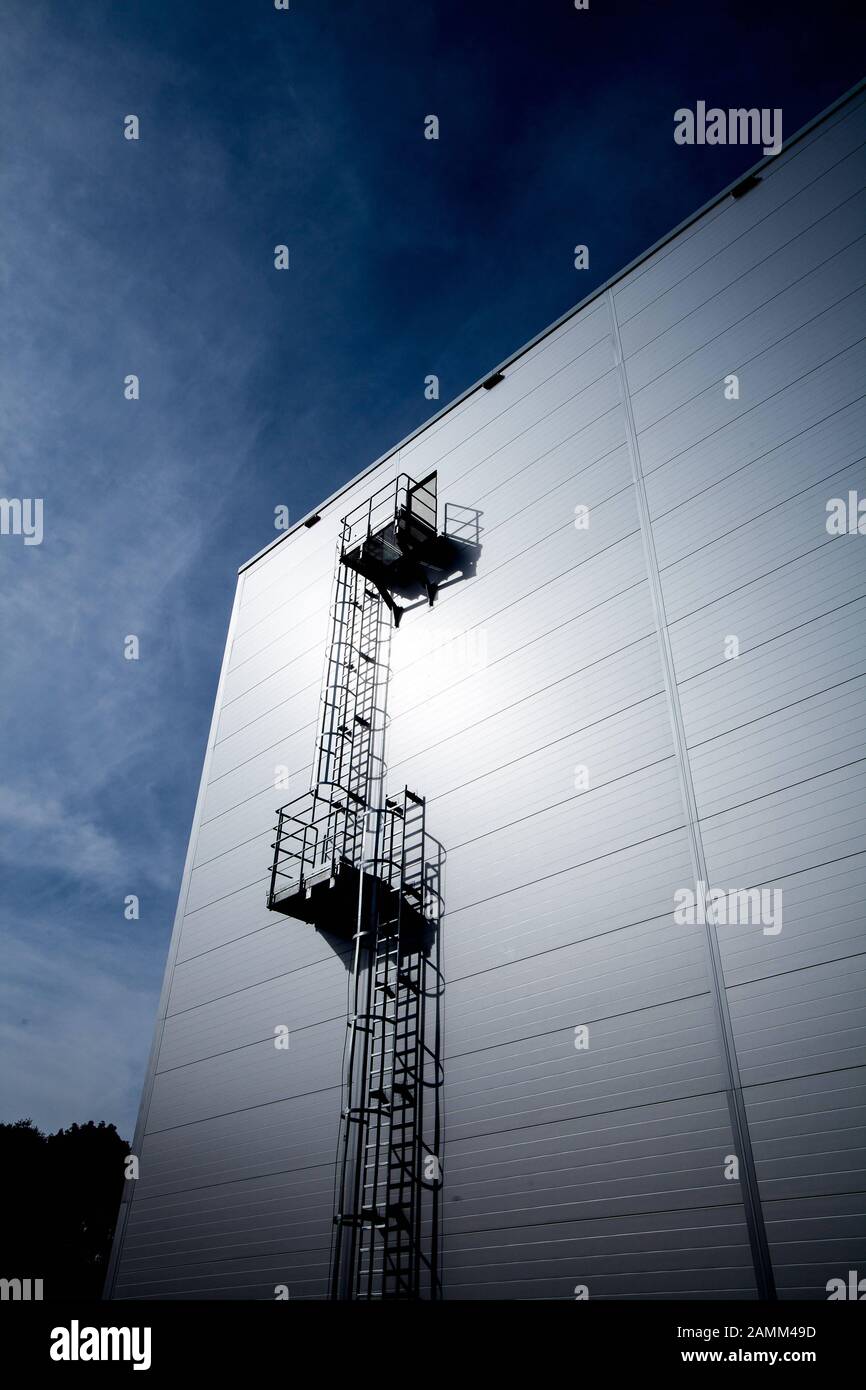 Pressure tank building [automated translation] Stock Photo - Alamy