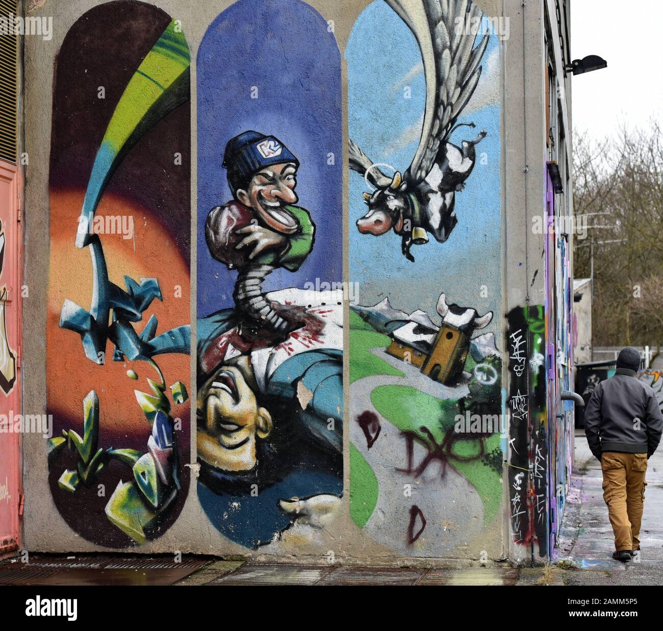 Tour of the Kultfabrik/Kunstpark site in Munich together with Sprayer ...